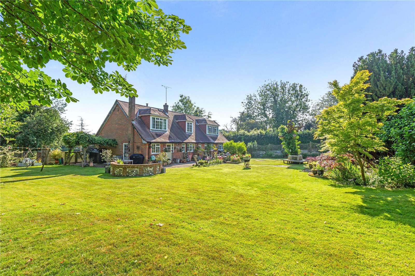 Handleton Common, Lane End, High Wycombe, Buckinghamshire, HP14 3LA ...