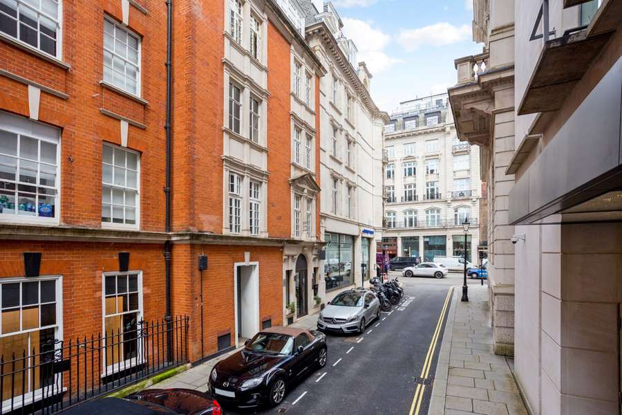 St. James's Street, London, SW1A 1PH | Property for sale | Savills