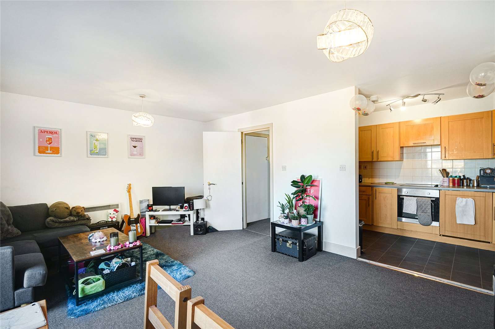 Lavender Hill, London, SW11 5RW | Property to rent | Savills