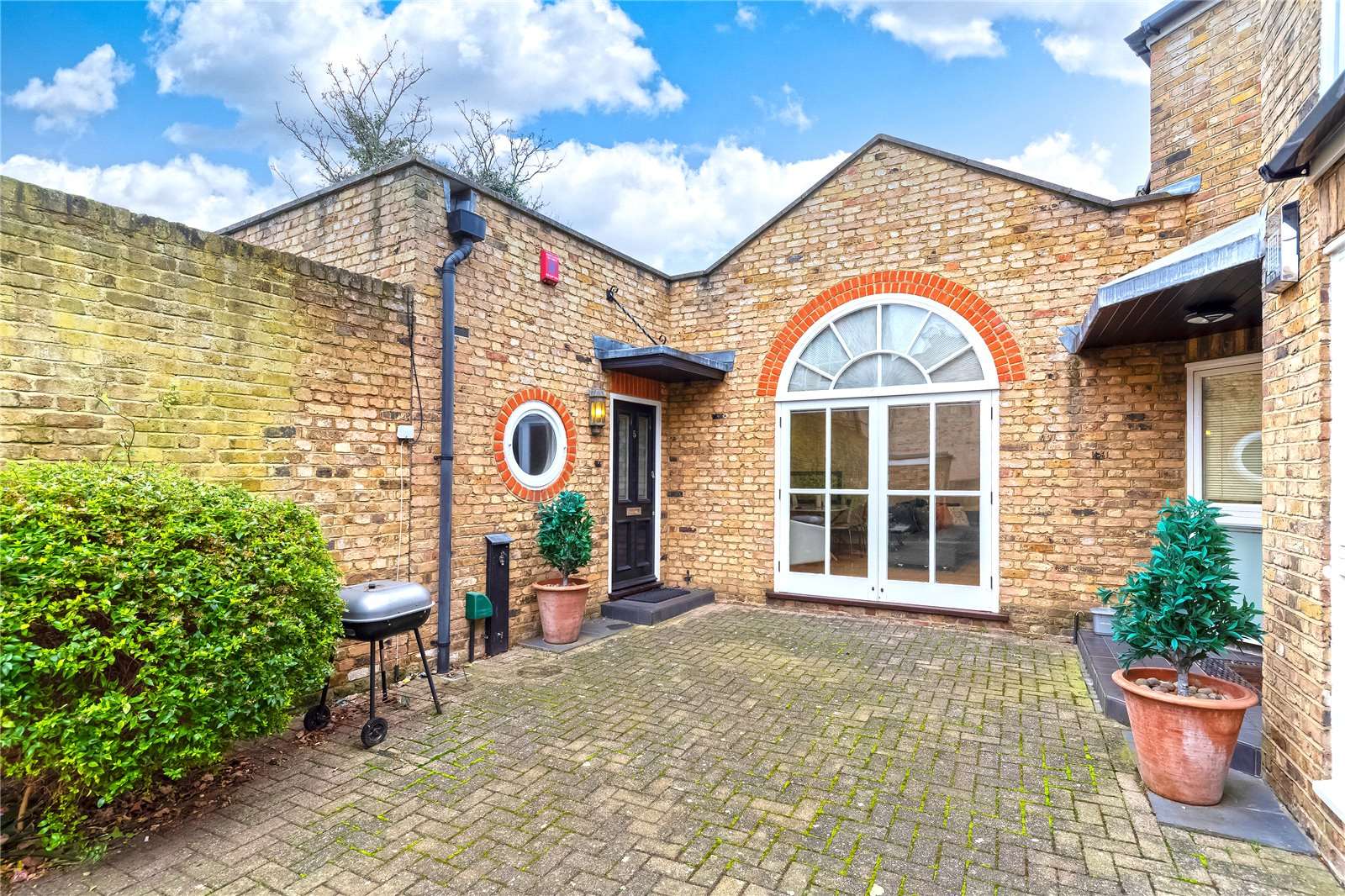 Rosebery Mews, Rosebery Road, London, SW2 4DQ | Property to rent | Savills