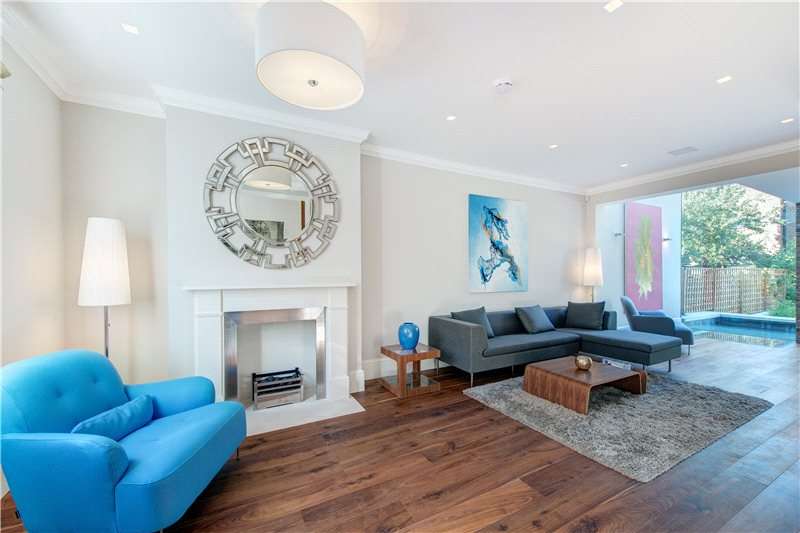 Four bedroom houses to rent in London, England | Savills