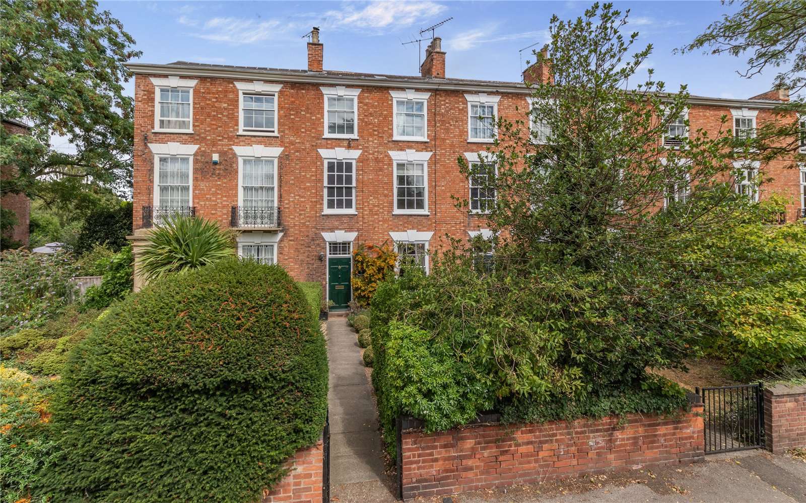 London Road, Newark, Nottinghamshire, NG24 1RZ | Property for sale ...
