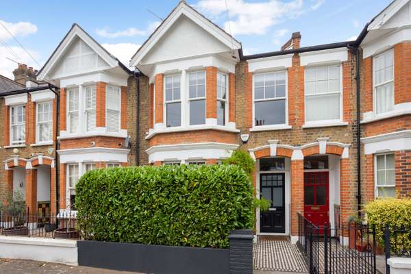 Houses for sale in Putney Bridge Underground, London | Savills