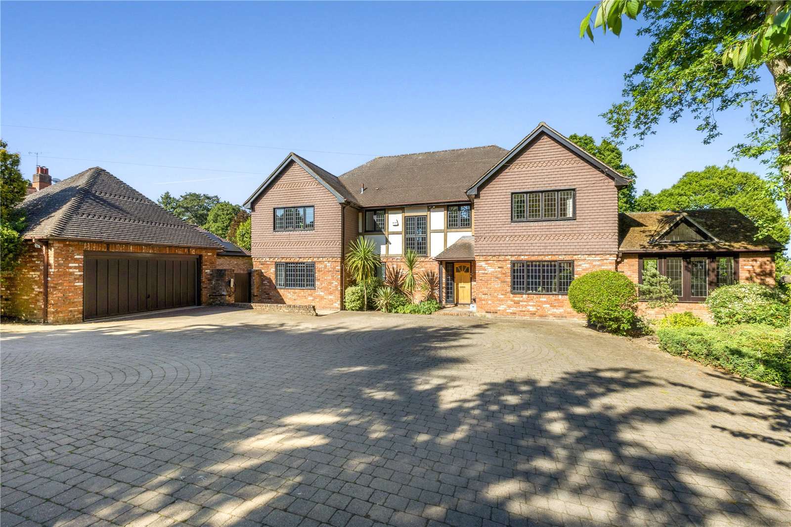 Houses for sale in Great Kingshill, Buckinghamshire | Savills