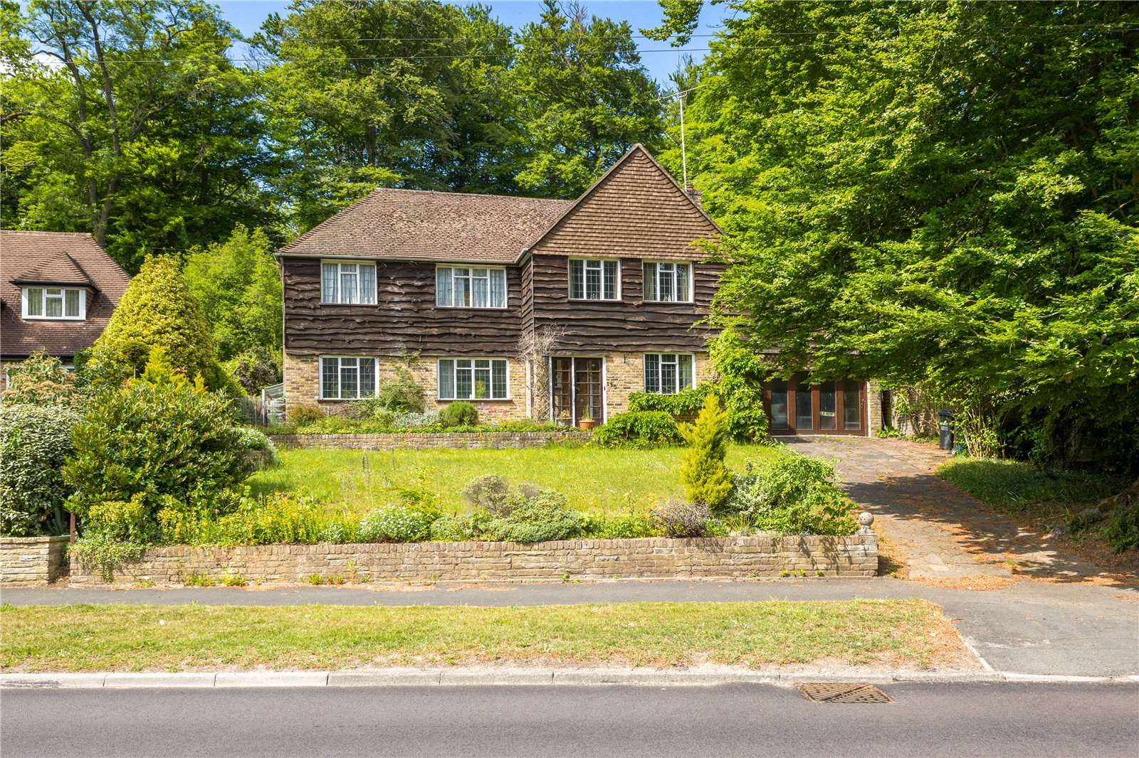 Houses for sale in Great Kingshill, Buckinghamshire | Savills
