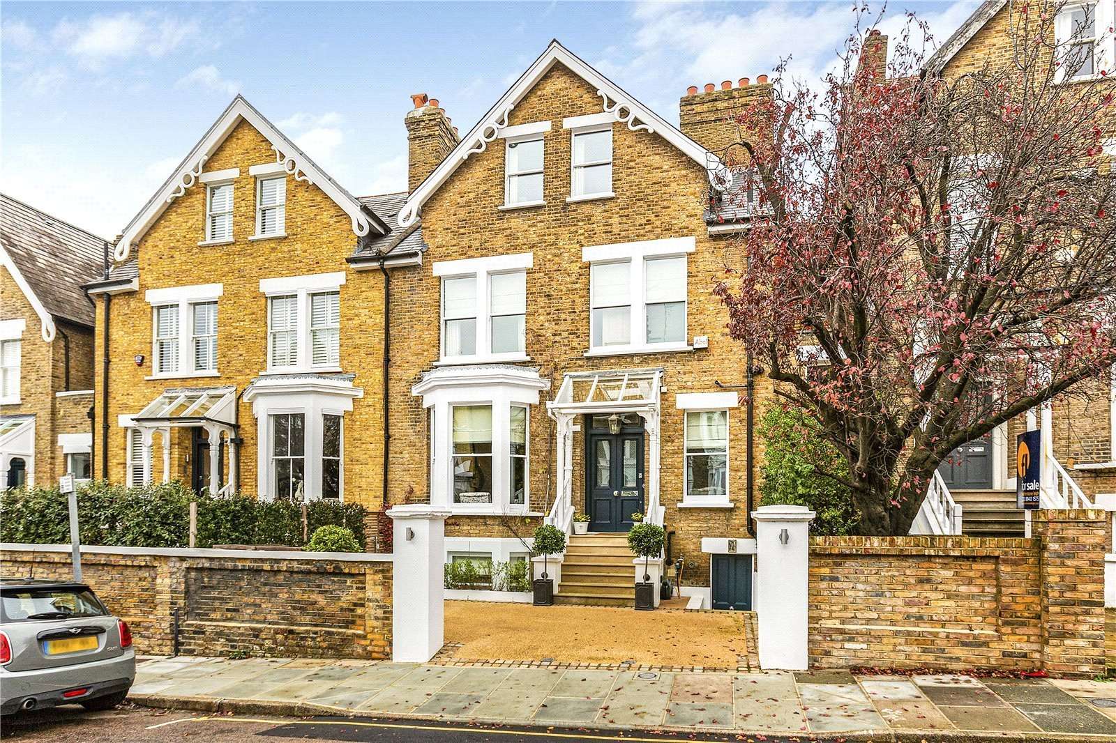 Montague Road, Richmond, Surrey, TW10 6QJ | Property to rent | Savills