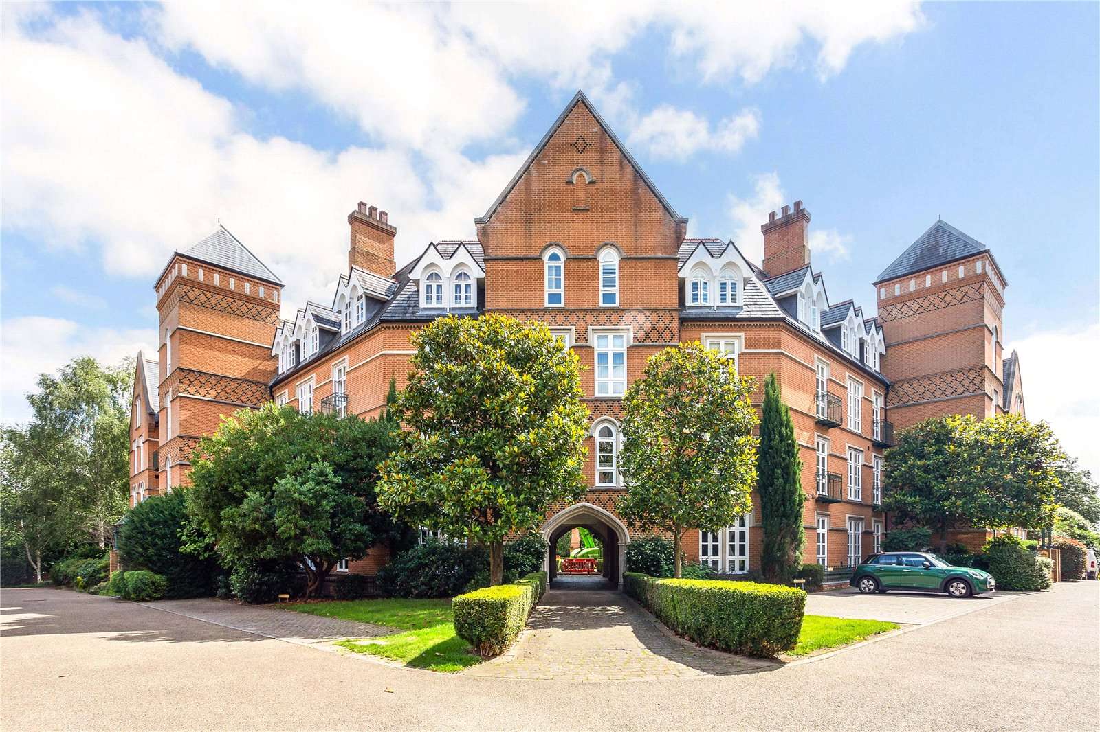 Property for sale in Wentworth Estate, Surrey | Savills