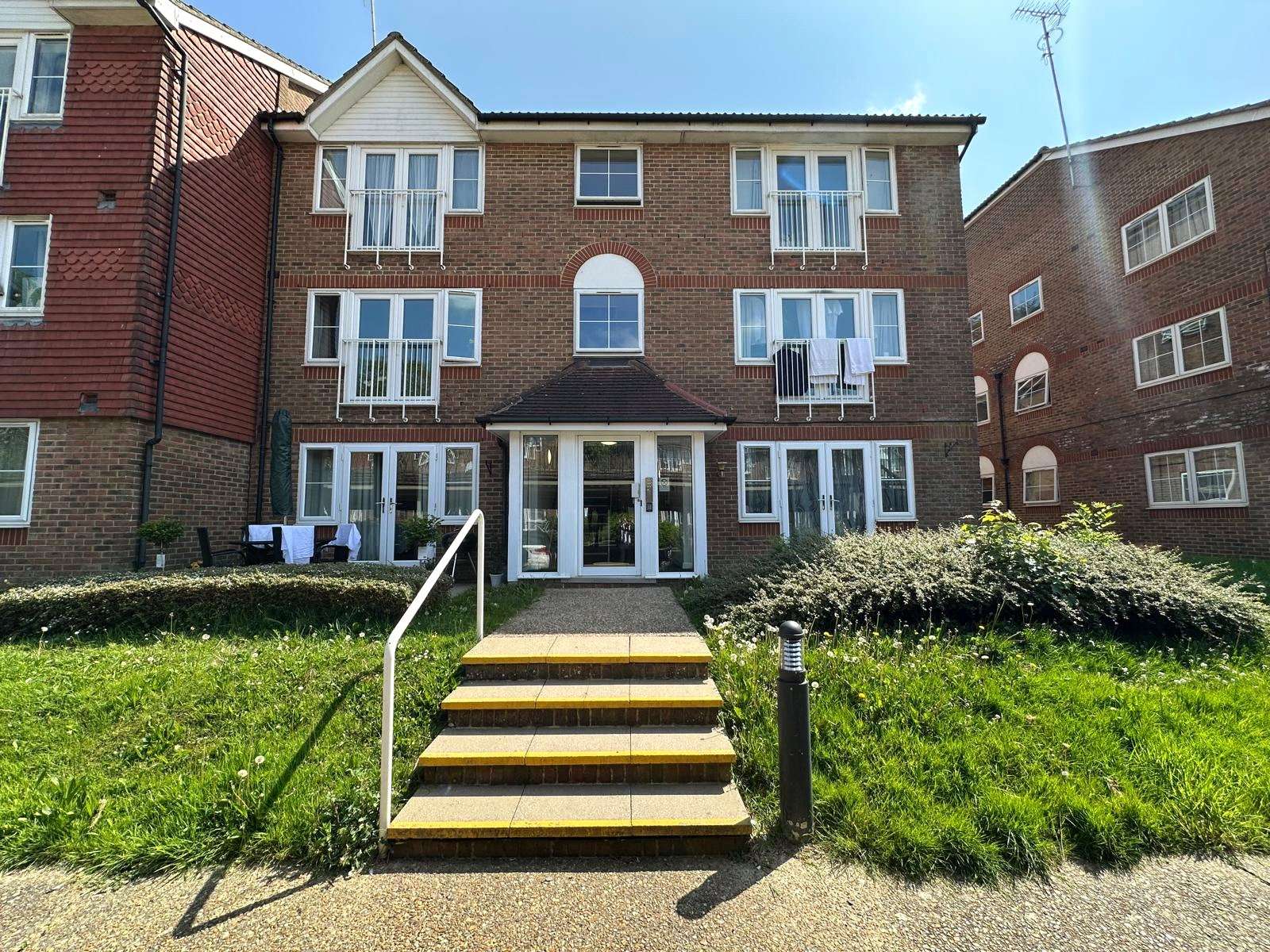 Flats to rent in Woodhatch, Surrey | Savills