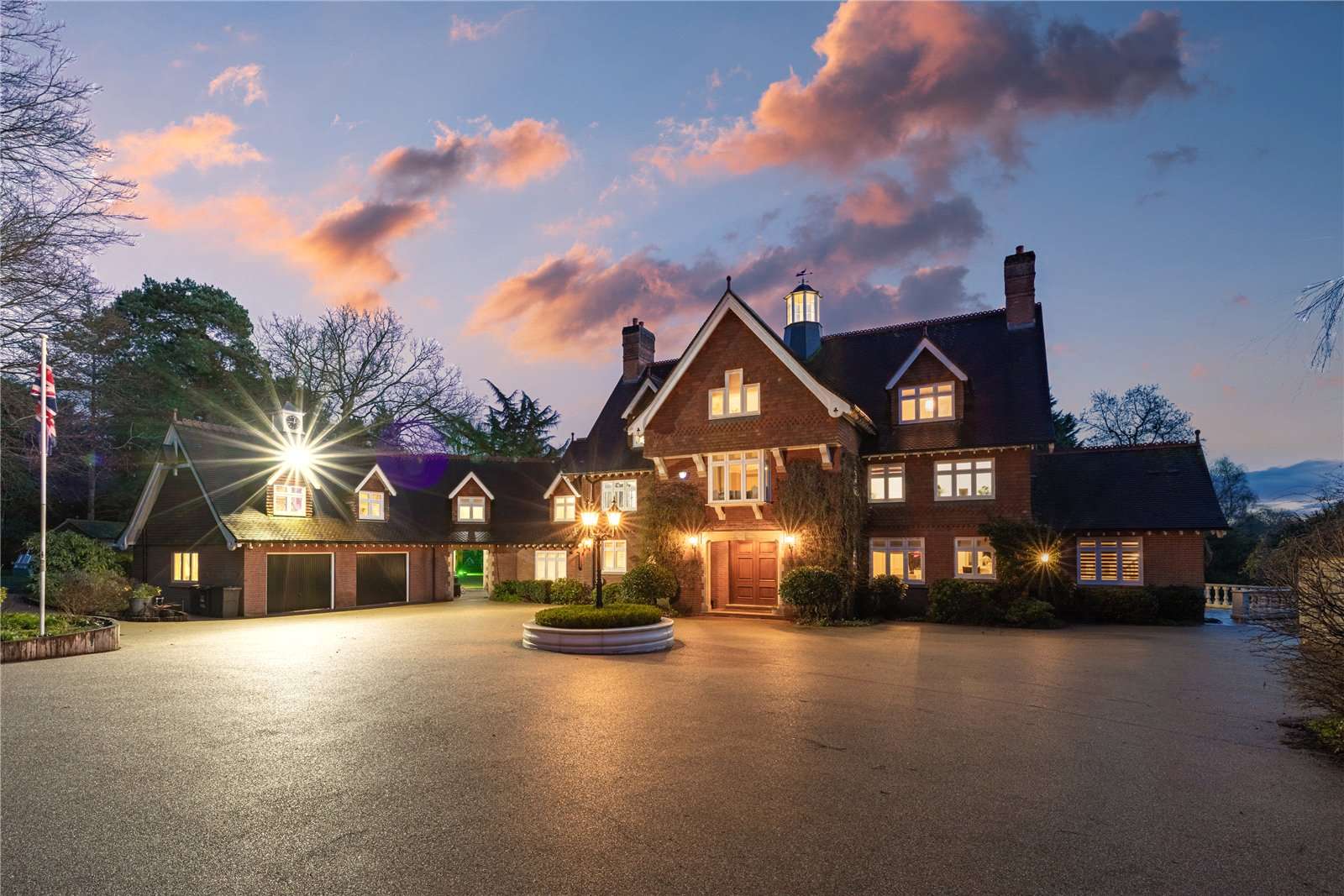 Houses for sale in Hook Green, Kent DA13 | Savills