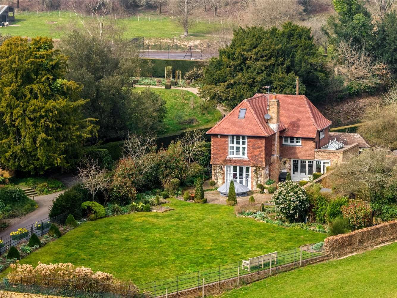 Three bedroom houses for sale in Ashurst, Kent | Savills