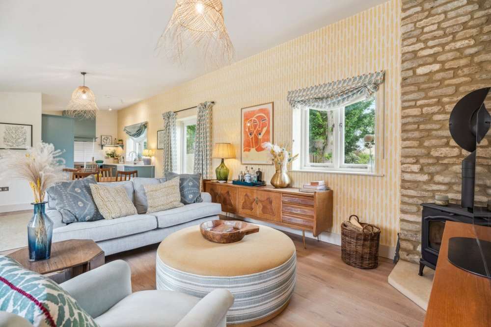 Long Barn, Sturt Farm, Oxford Road, Burford, Oxfordshire, OX18 4ET ...