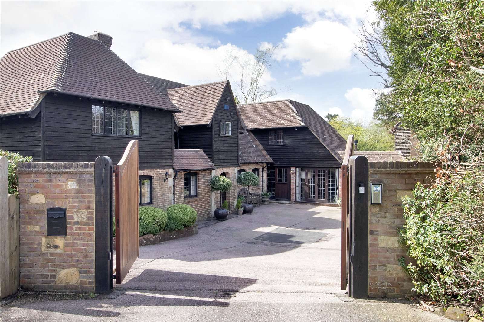 Cross in Hand, Heathfield, East Sussex, TN21 0LU | Property for sale ...