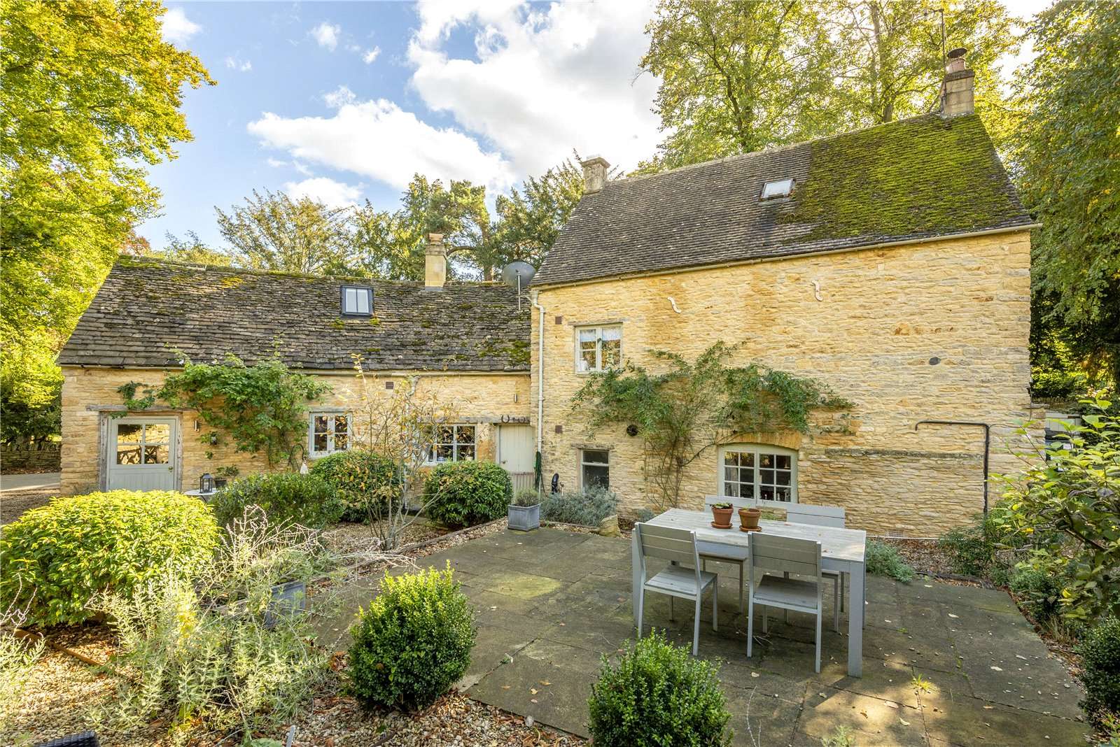 Upper Slaughter, Cheltenham, Gloucestershire, GL54 2JD | Property for ...