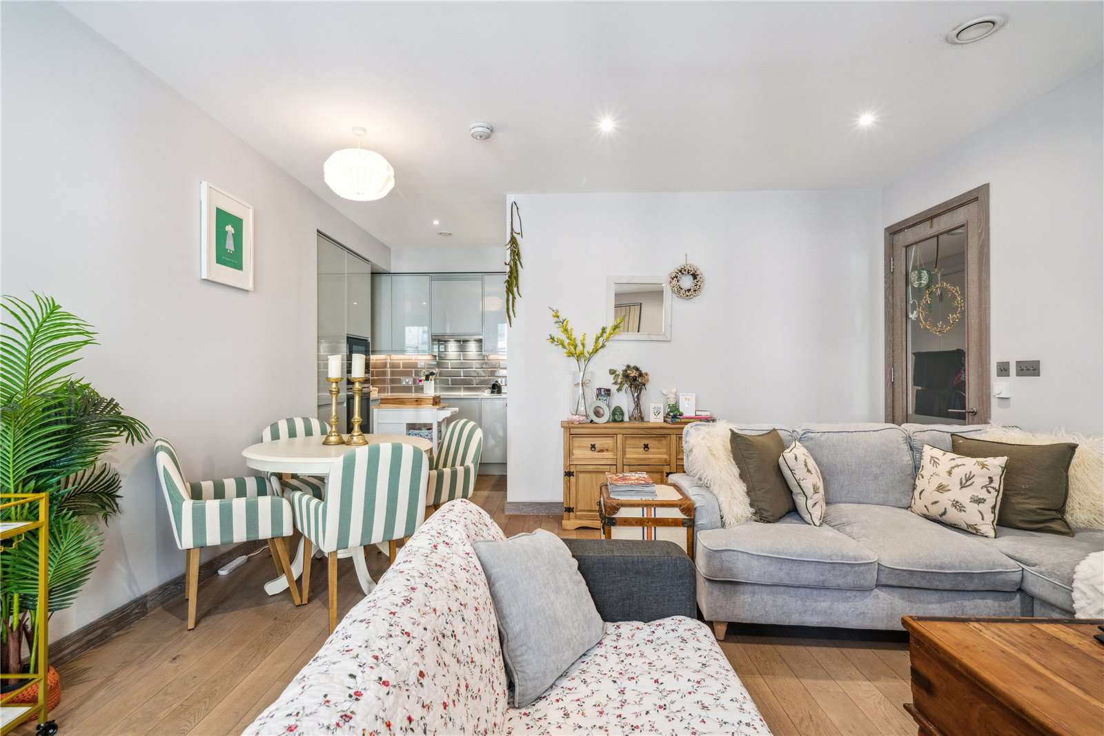 Drapers Yard, London, SW18 1SZ | Property for sale | Savills