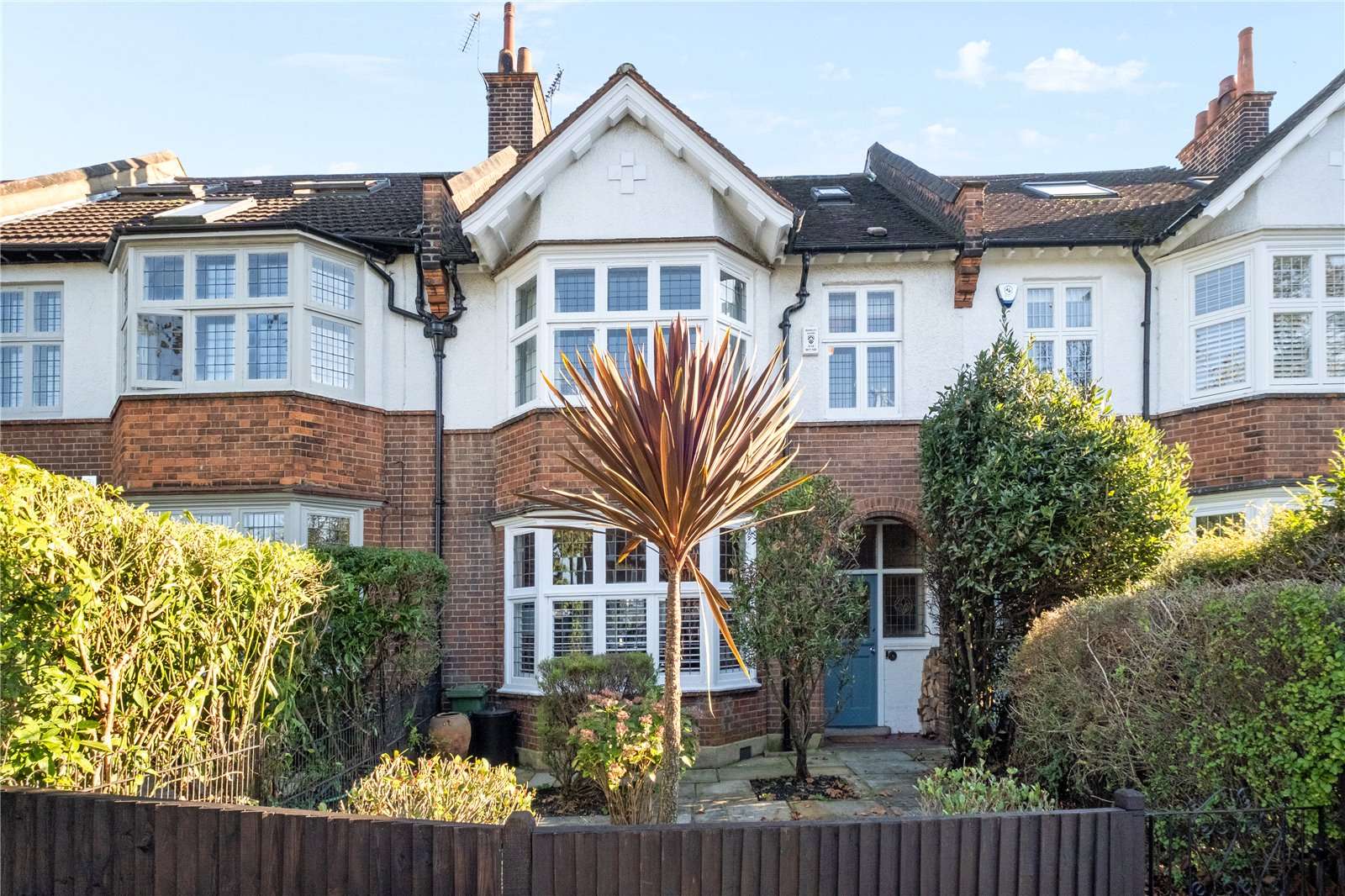 Magdalen Road, London, SW18 3NE | คุณสมบัติ รอขาย | Savills