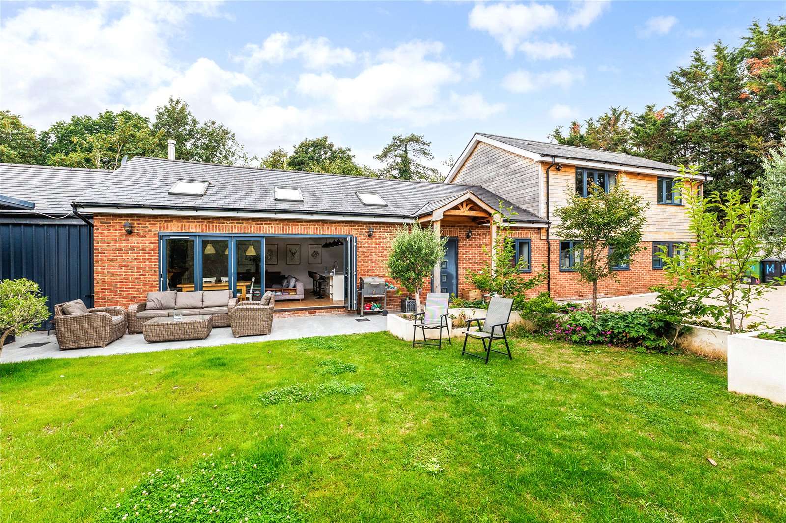 Newbury Road, Headley, Thatcham, Hampshire, RG19 8LG | Property for ...