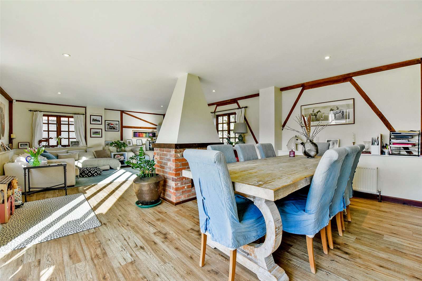 Ermin Street, Lambourn Woodlands, Hungerford, Berkshire, RG17 7BW ...