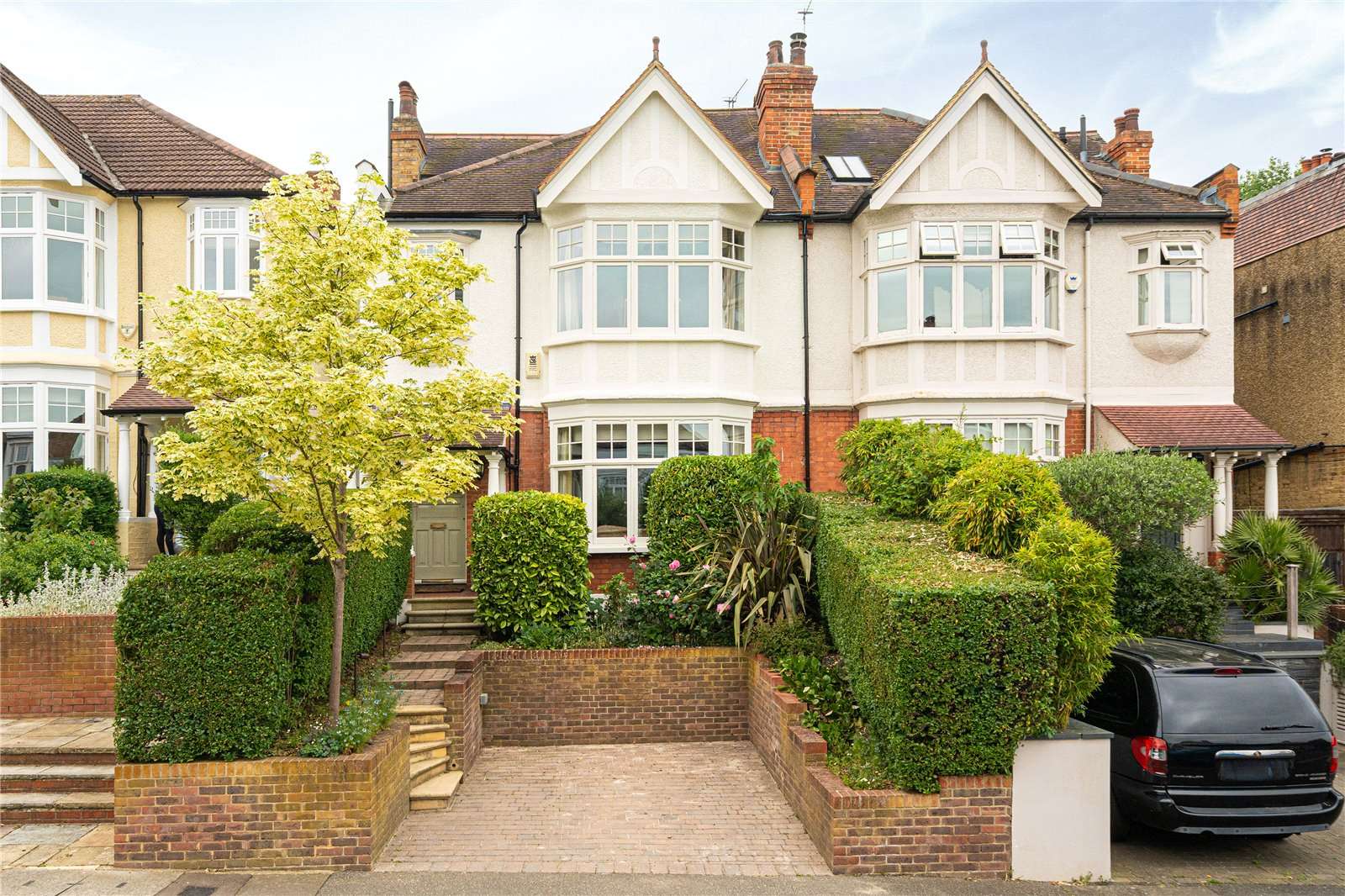 Vineyard Hill Road, Wimbledon, London, SW19 7JL | คุณสมบัติ รอขาย | Savills