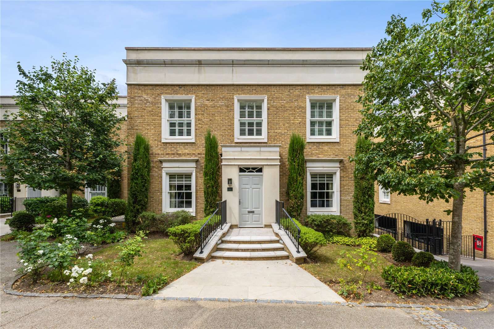 Connaught Square, Winchester, Hampshire, SO22 5QQ | New Homes & New ...