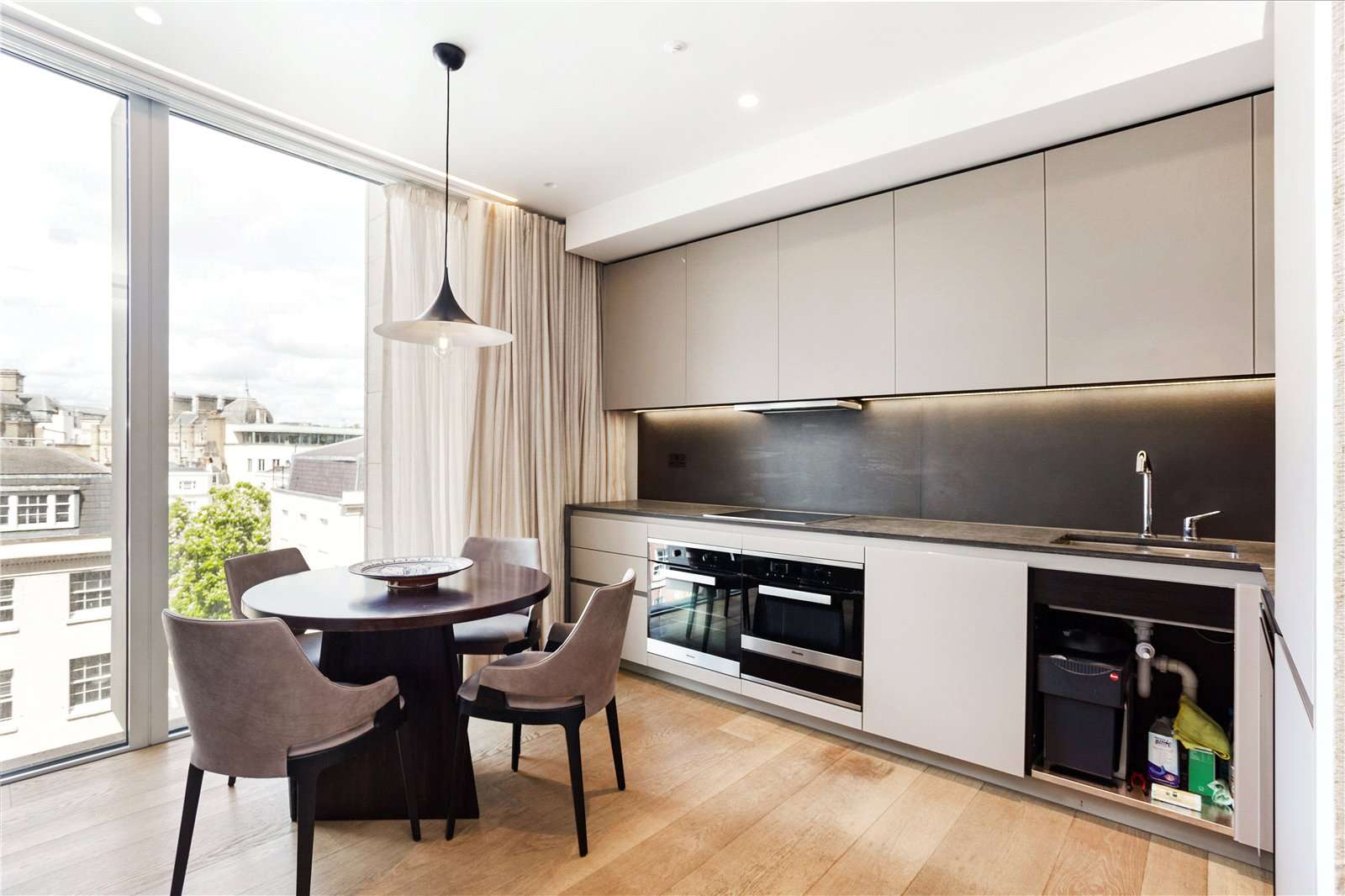 Buckingham Palace Road, London, SW1W 0AJ | Property for sale | Savills