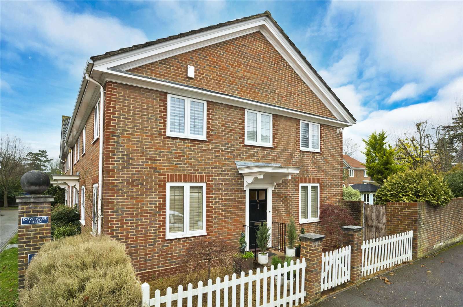 Dove House Green, Weybridge, Surrey, KT13 9NE | Property to rent | Savills
