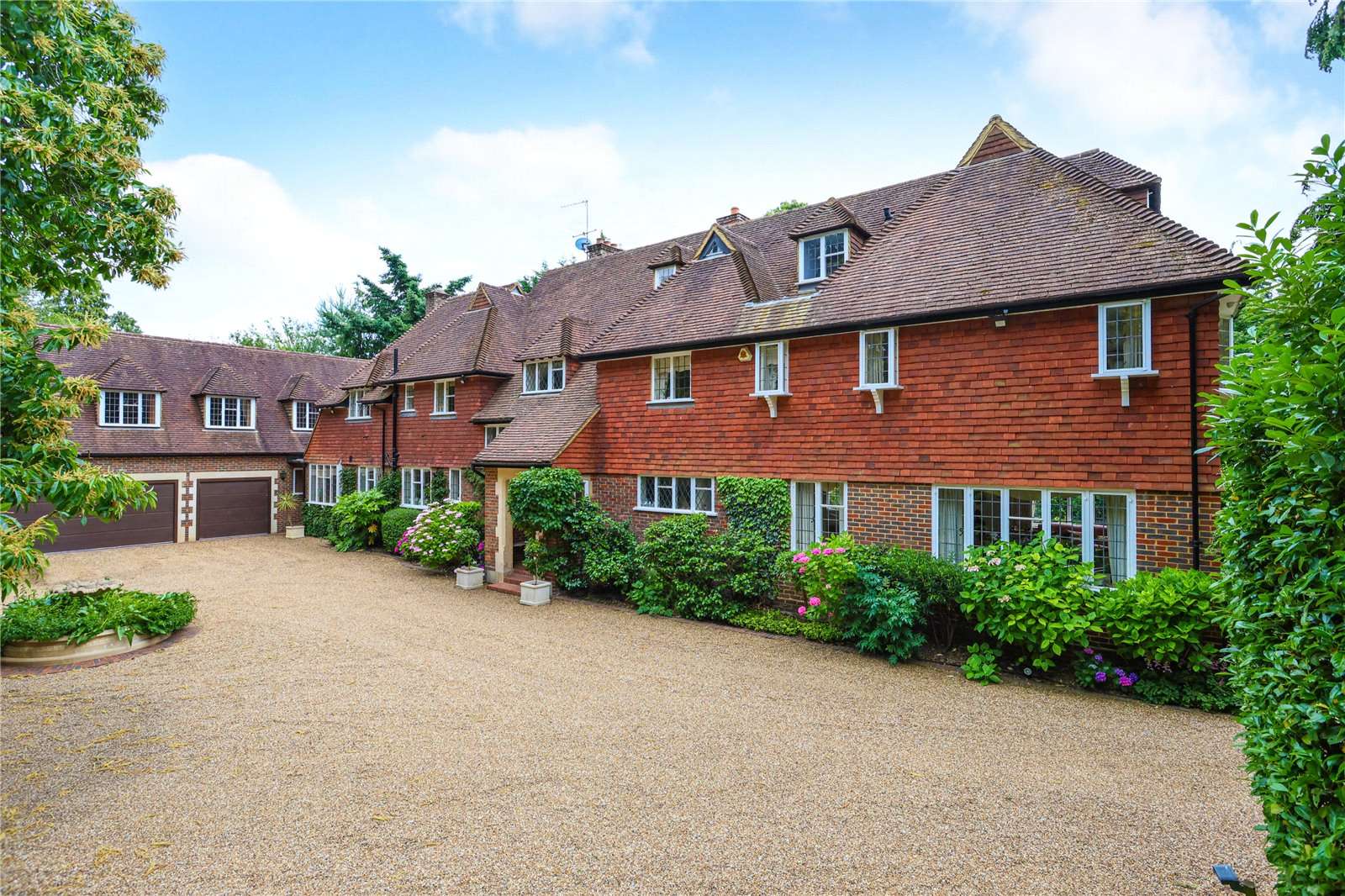 White Knights Road, St George's Hill, Weybridge, Surrey, KT13 0JS ...