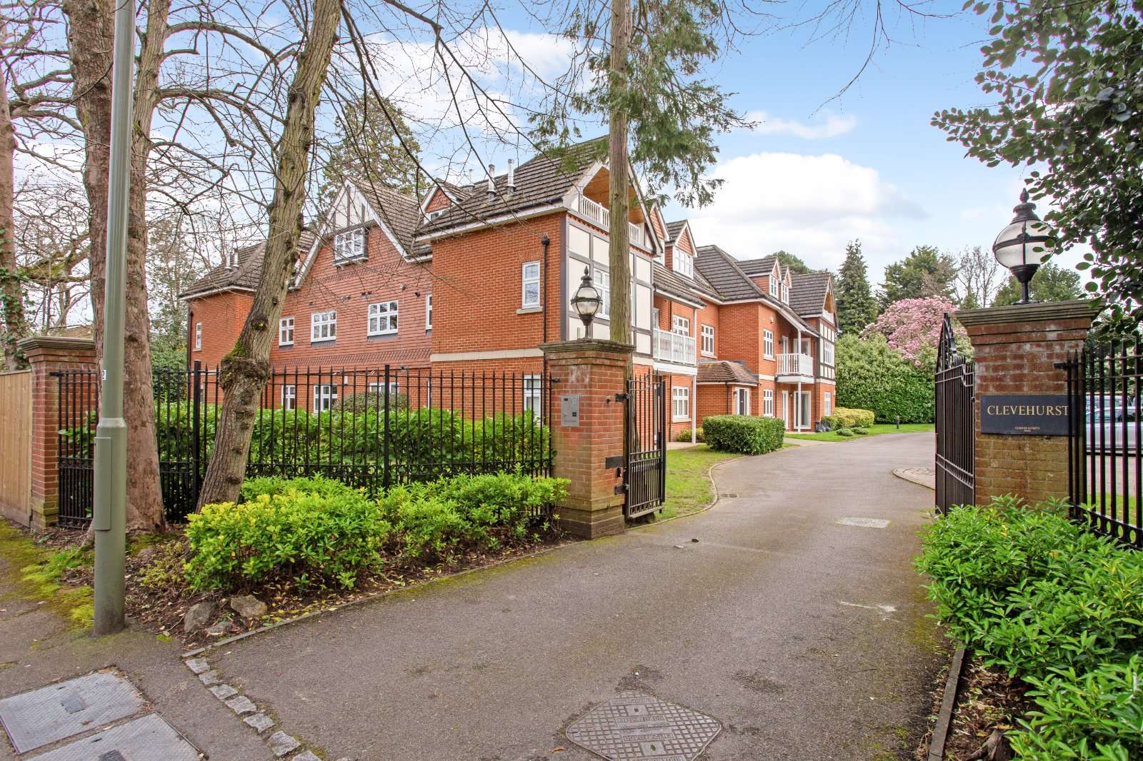 Clevehurst, St. Georges Avenue, Weybridge, Surrey, KT13 0BS | Property ...