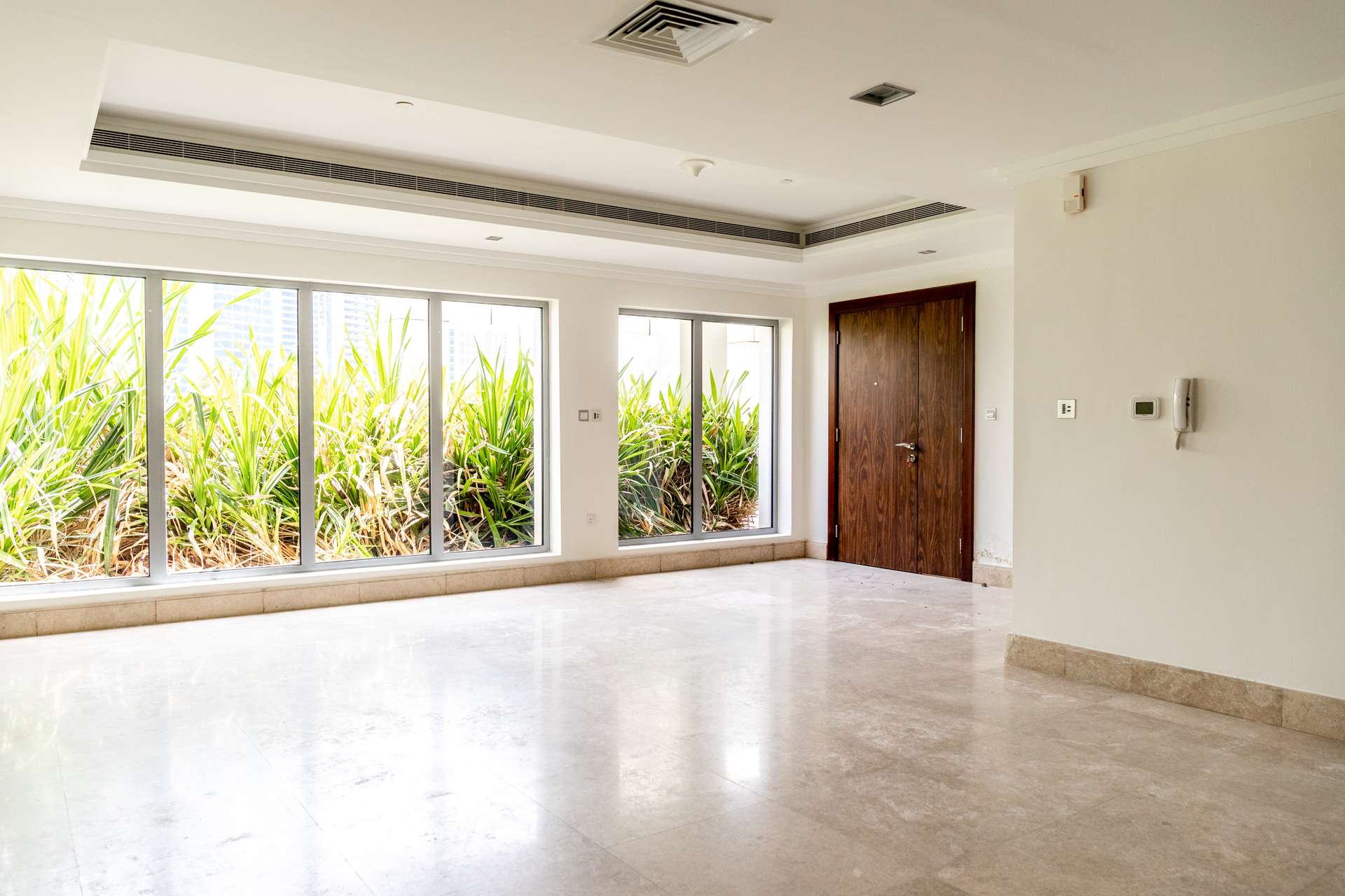 Podium Villa | Spacious | Unique Layout | Vacant, Business Bay, Plaza ...