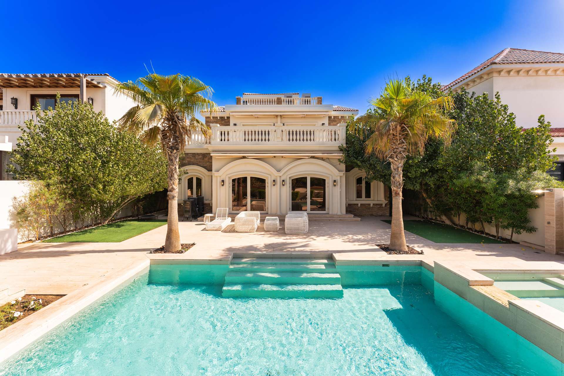 Villas for sale in Middle East | Savills