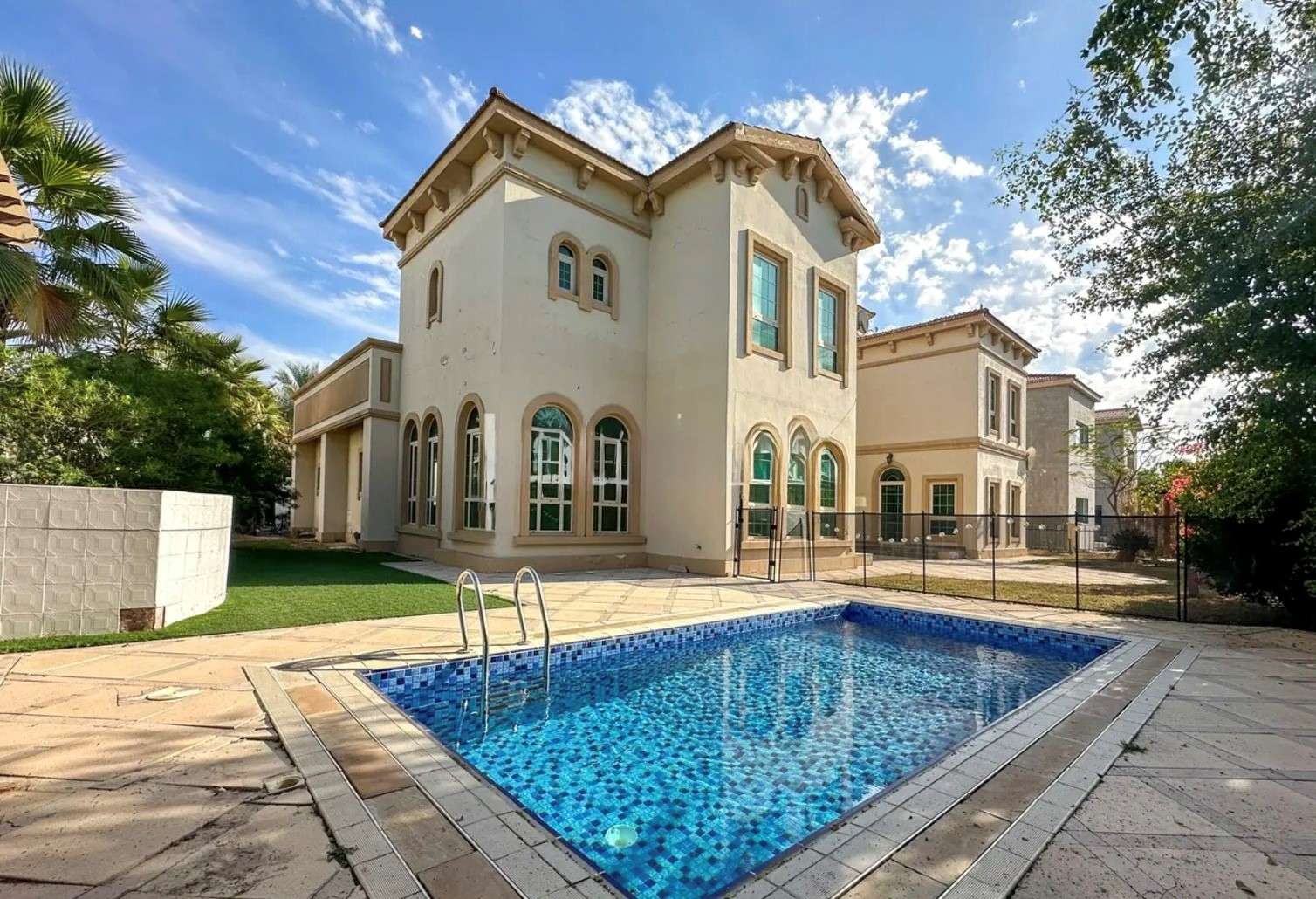 Large Plot | Spacious Family Home | Skyline Views, Jumeirah Islands ...