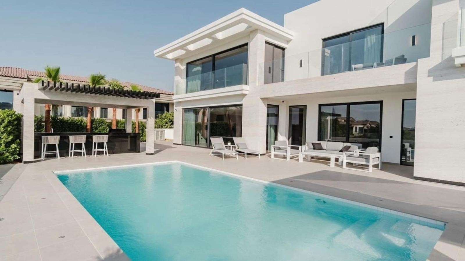 Exclusive | Luxury | Furnished | Lake View, Jumeirah Islands ...