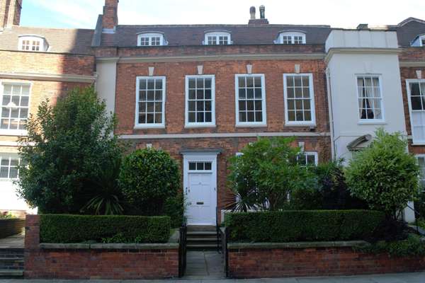 Houses to rent in UK | Savills