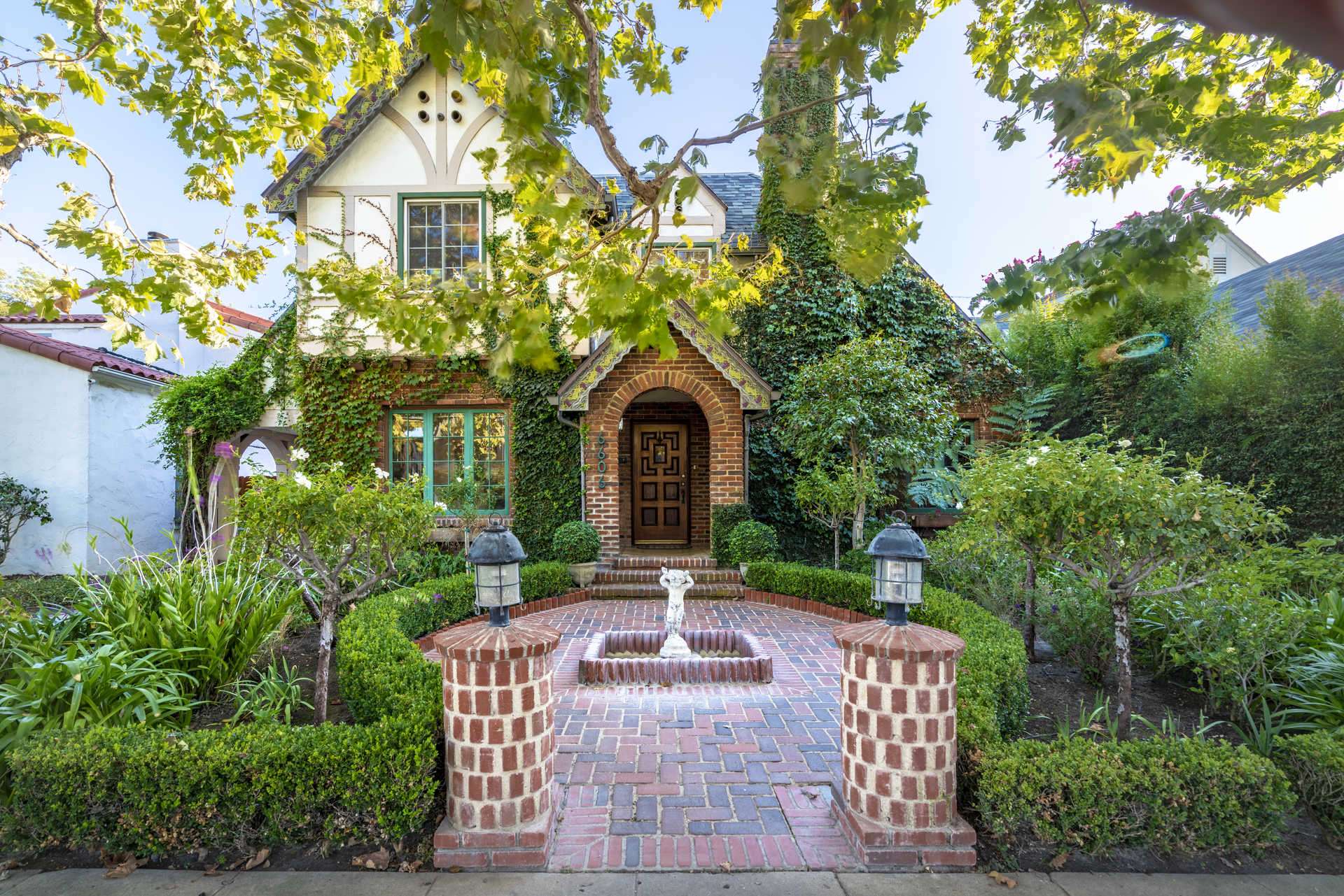 Los Angeles, CA 90048 | Własność na sprzedaż | Savills